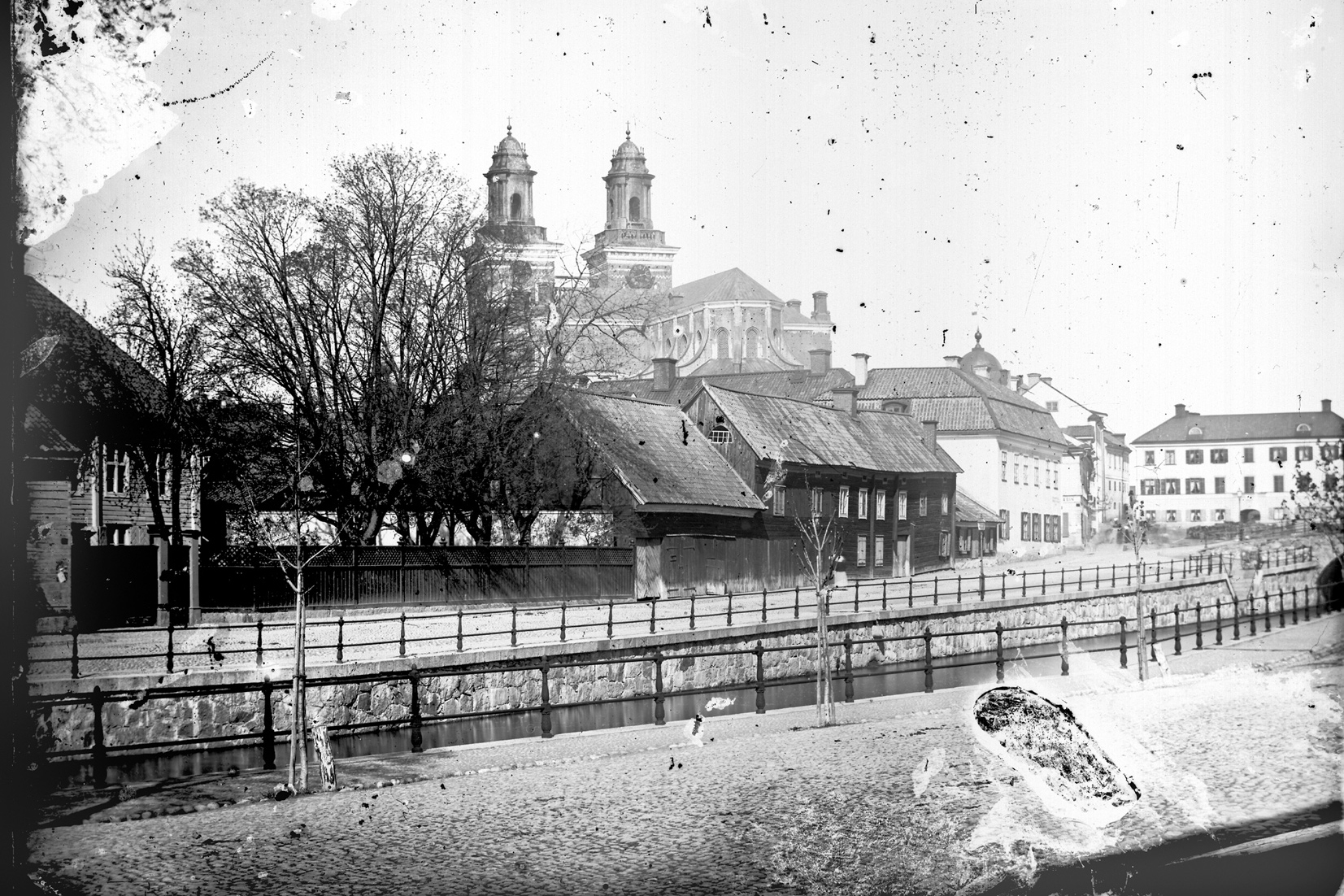 Konstnär | Gamla kyrkogården i Uppsala